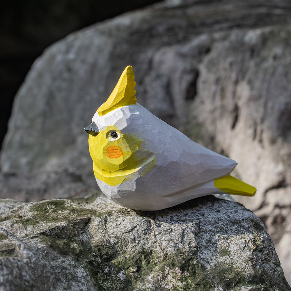 Lutino Cockatiel Wooden Figurine | Hand-Carved Bird Sculpture – Woorai